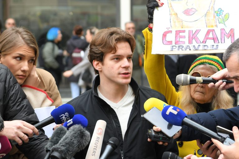 Ko je Pavle Cicvarić? Svi ga znaju kao političkog aktivistu u "skupom ...